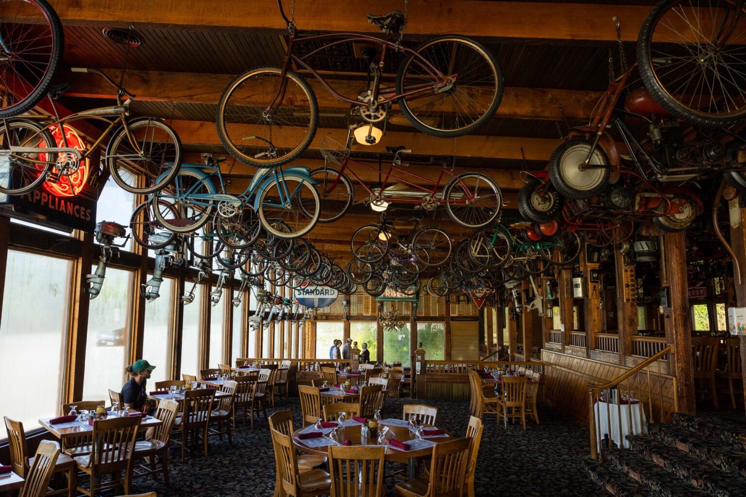 Gastons - FLY OZ -- Your gateway to the Ozarks